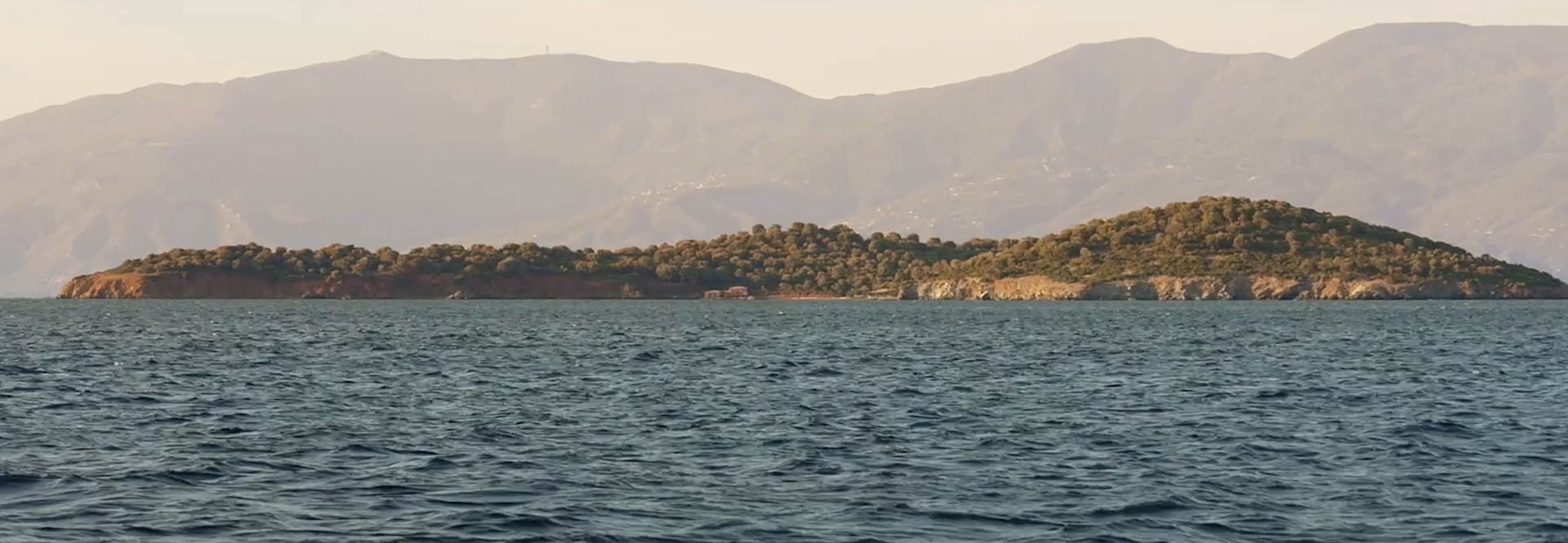 The Island (Haunted Heart/ Isla Perdida) – Movie Review | TL;DR Movie ...